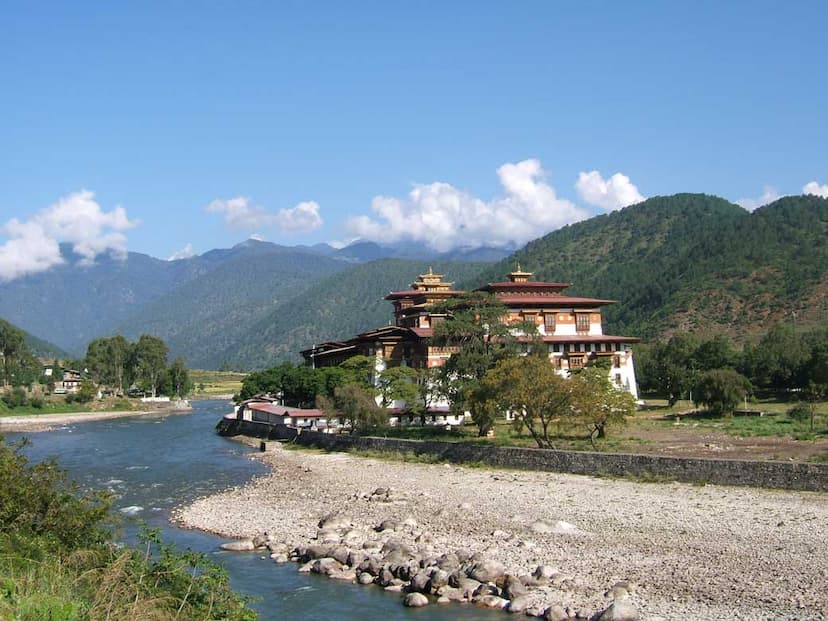 Punakha Tour & Travel Guide, Tourist Places & Things to do | Flamingo ...